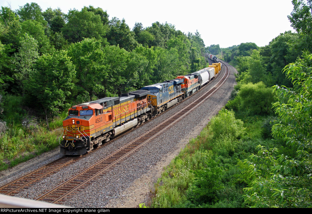 BNSF 4533 Nice laphup for power!
